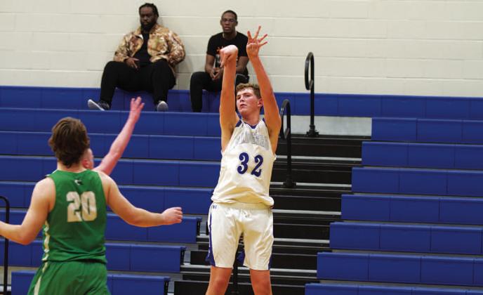 Freshman basketball team crowned undefeated district champs | Lampasas ...